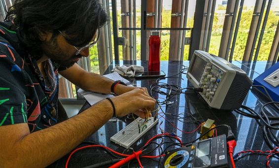 Major in Electrical Engineering | Ahmedabad University